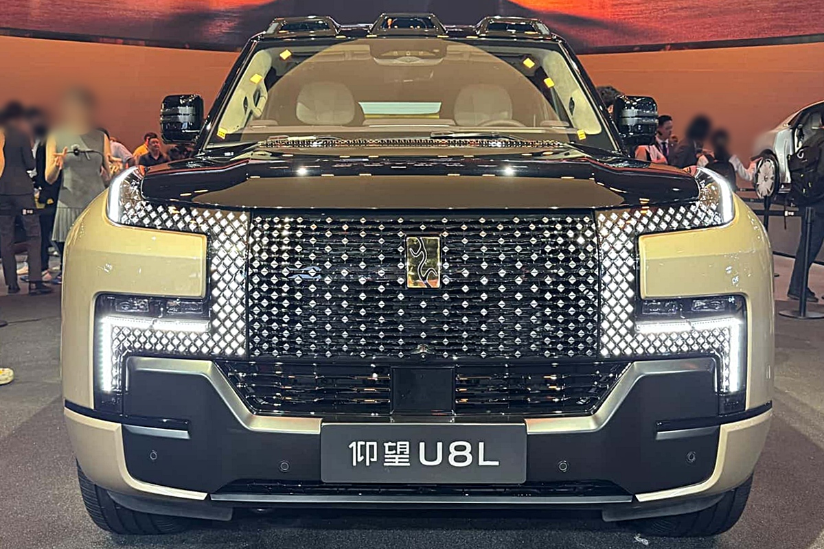 24K 금배지 달았다" BYD 양광 U8L, '초호화 SUV' 출시했다 - 트래피카